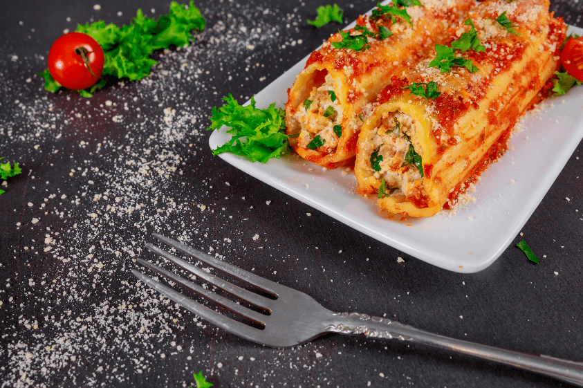 Canelones Rellenos de Pollo con Salsa de Tomate y Albahaca - NUMAR